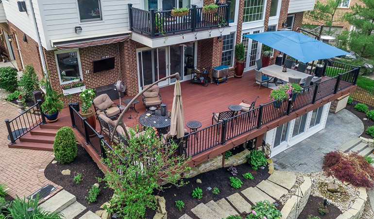 What Is A Cantilever Deck? | EVODEK