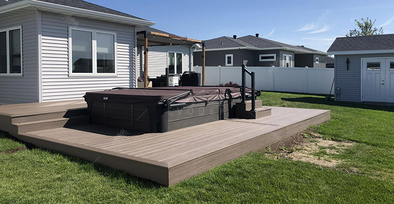 Trex Decking With A Hot Tub Inset And Trex Benches